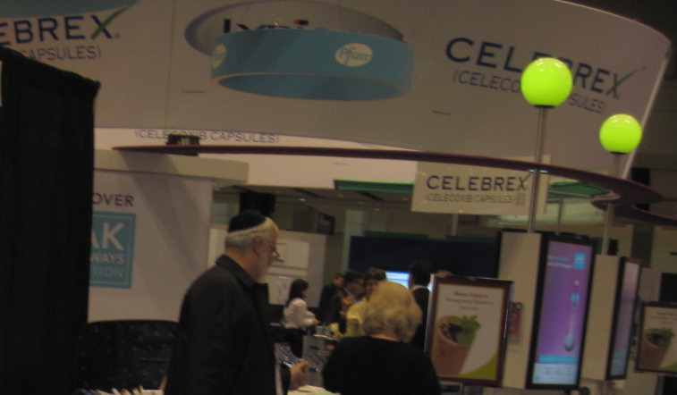 The edge of Pfizer exhibit ACR 2011 | Rheumatoid Arthritis Warrior